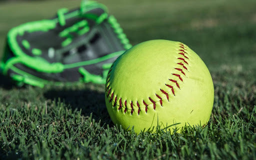 Slowpitch Softball Guide | 10 Essential Tips To Get Good At Slowpitch ...